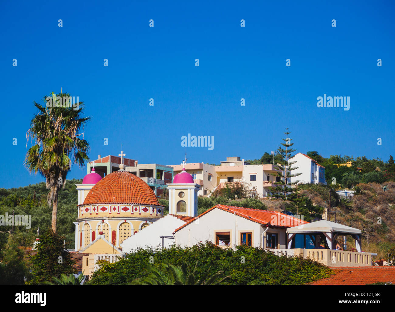 White houses with red roofs hi-res stock photography and images - Alamy