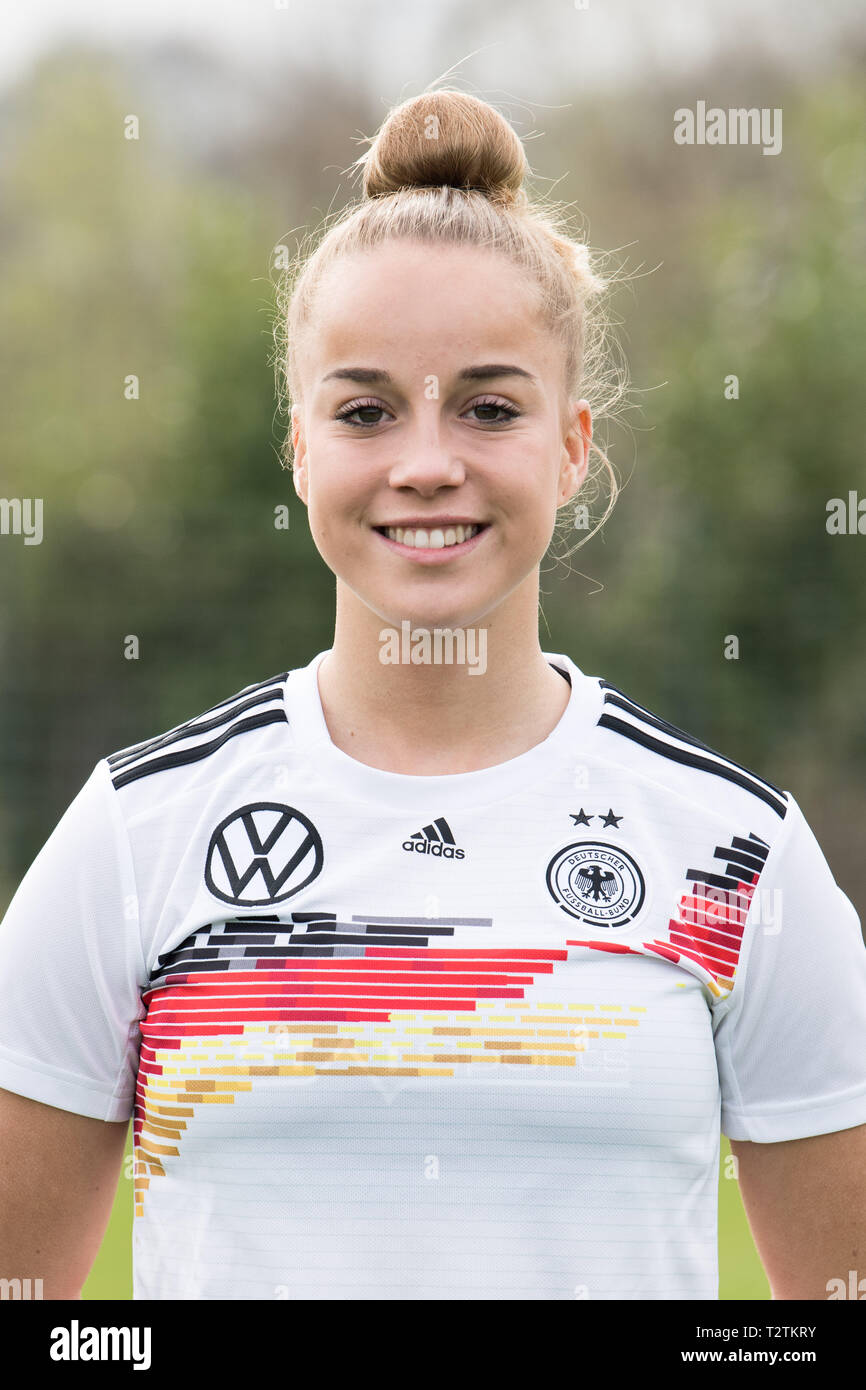 Giulia gwinn footballer hi-res stock photography and images - Alamy