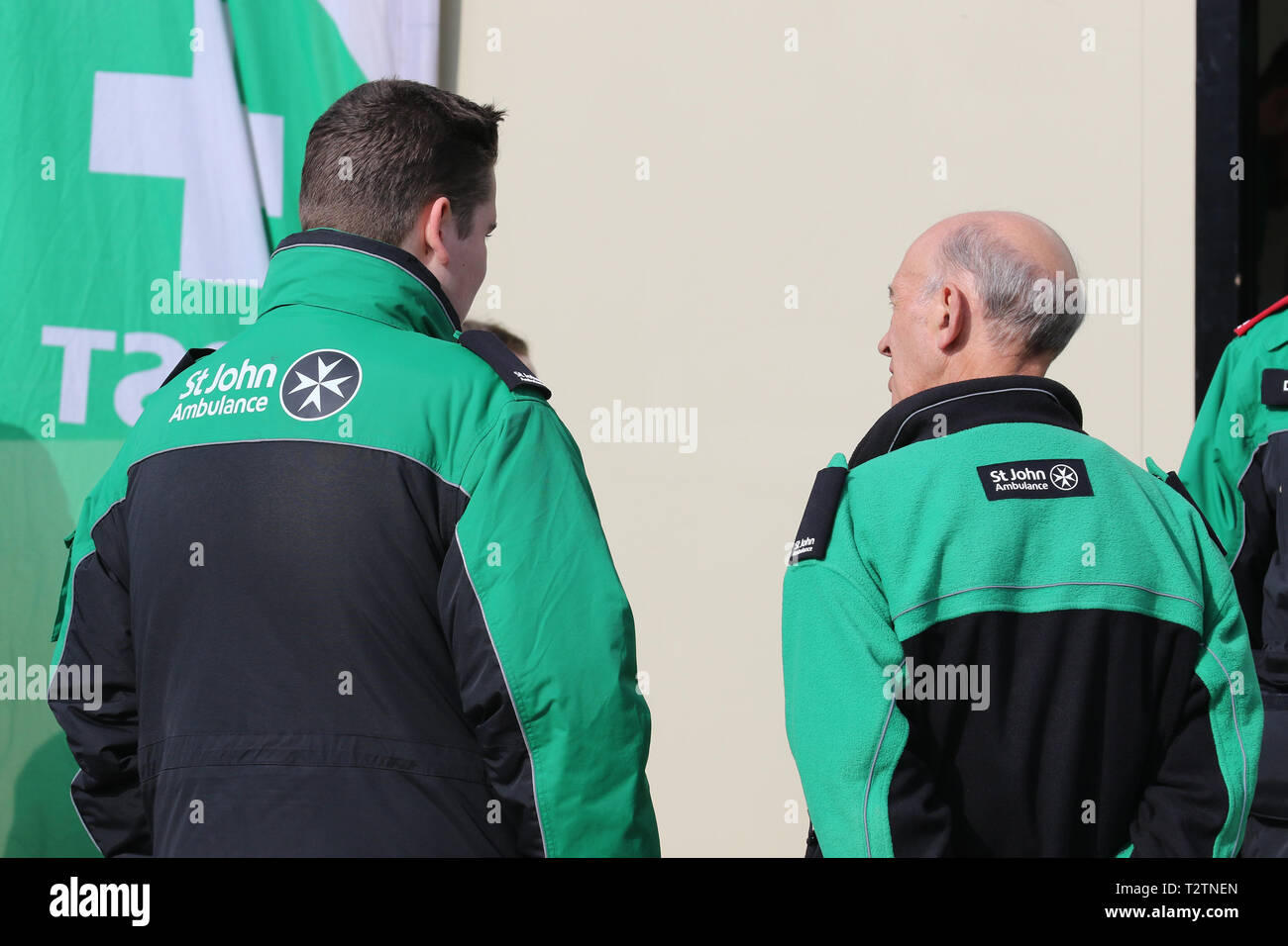 Ambulance volunteer first aid liverpool hi-res stock photography and ...