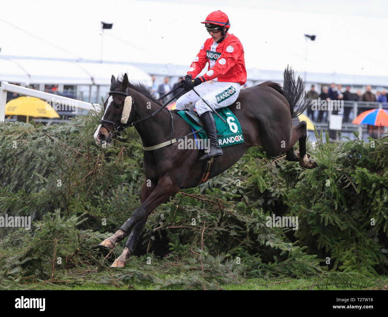 Grand national aintree chair hi-res stock photography and images - Alamy