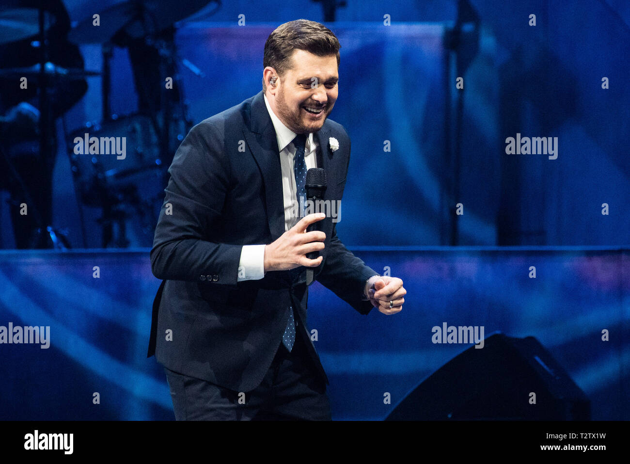 OAKLAND, CA - APRIL 3: Michael Buble performs onstage at Oracle Arena ...