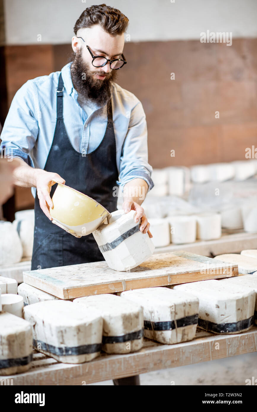 Pouring solution bucket hi-res stock photography and images - Alamy