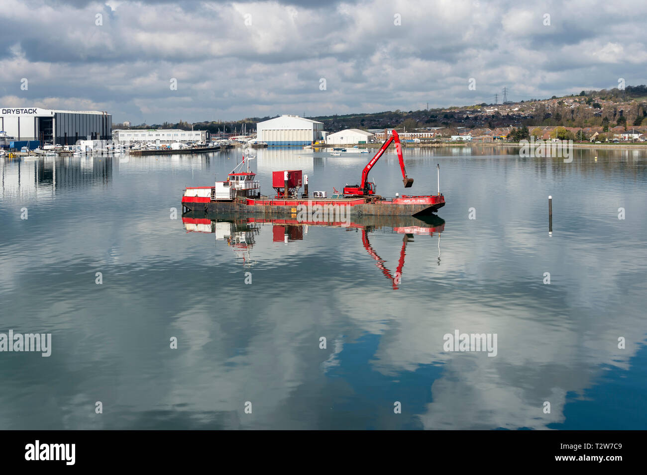 Floating work platform barge crane hi-res stock photography and images ...