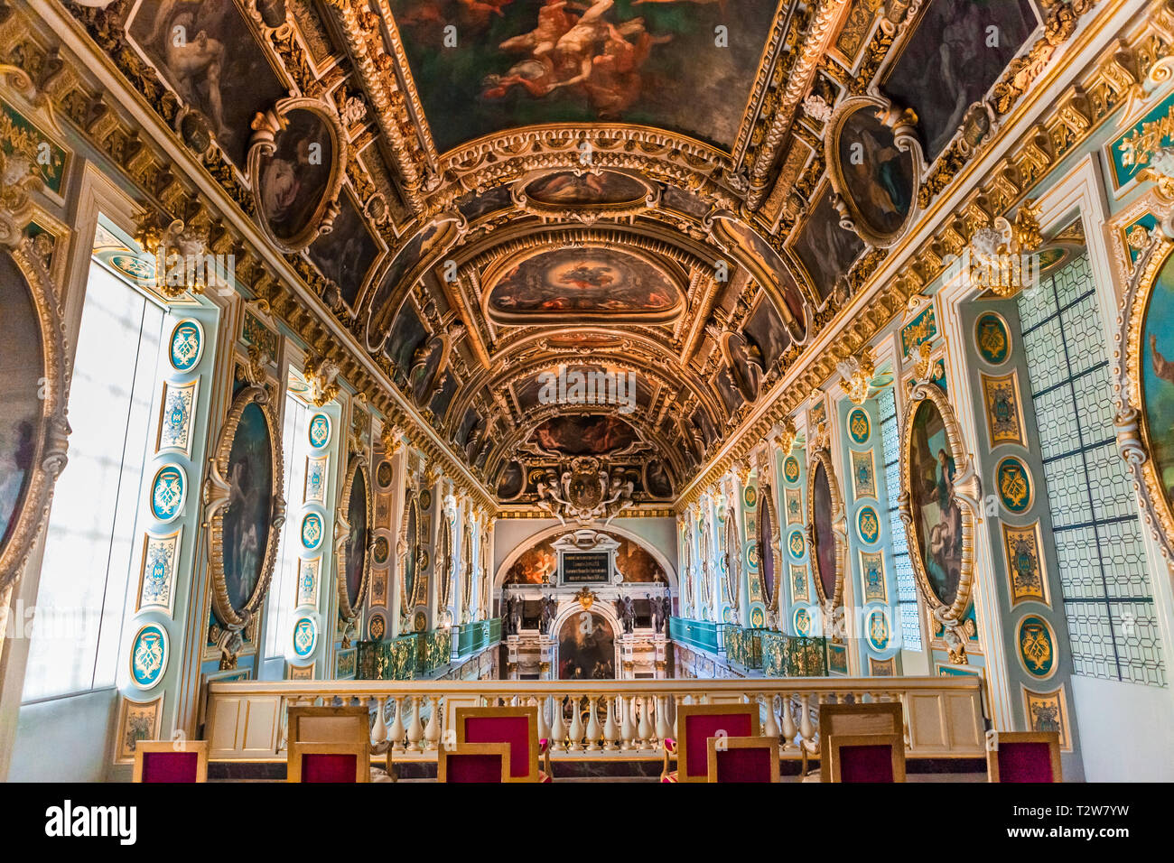 Fontainebleau lana del rey hi-res stock photography and images - Alamy