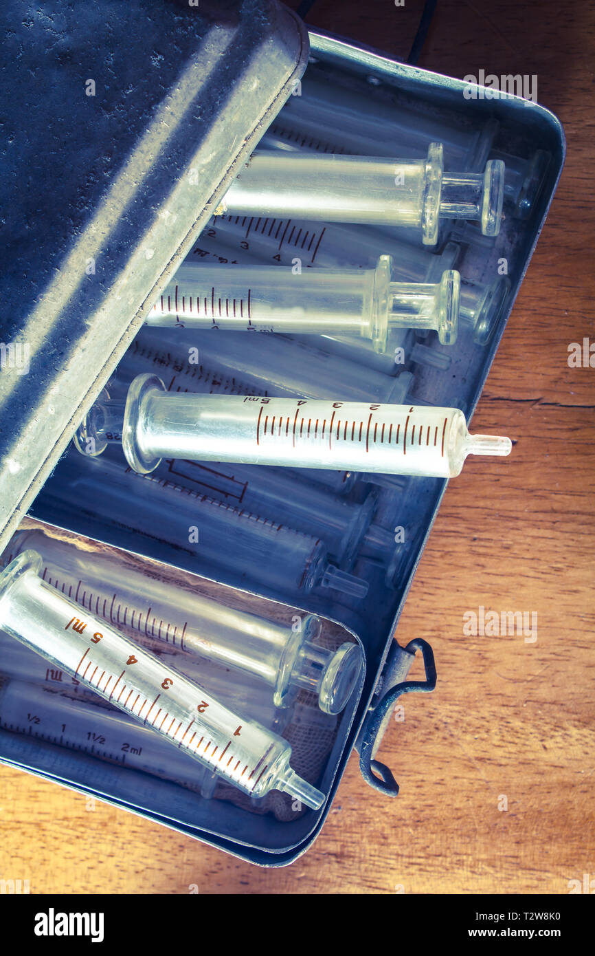 Antique syringes in metal box,vintage color Stock Photo - Alamy