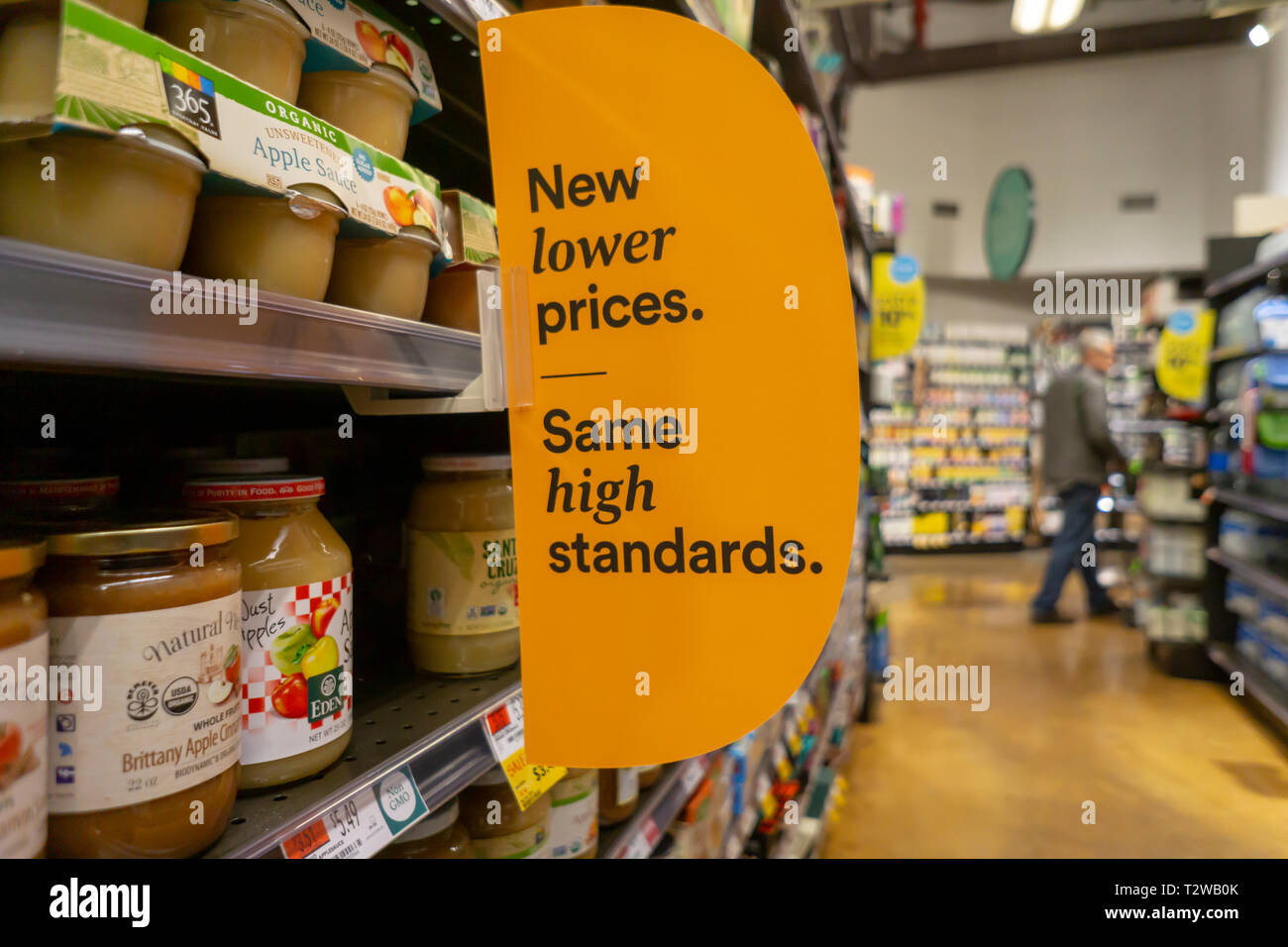 Supermarket pricing signs hi-res stock photography and images - Alamy