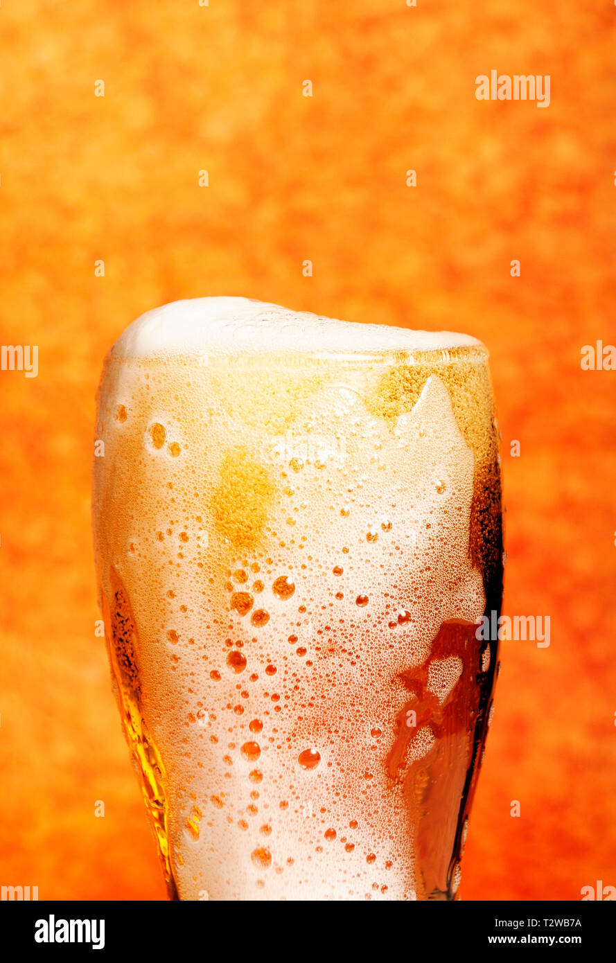 Beer falling hi-res stock photography and images - Alamy