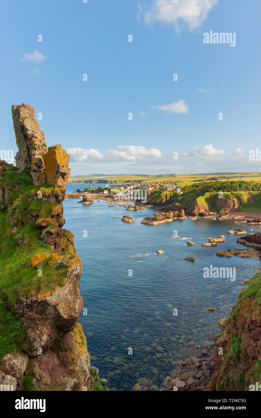 Scottish coastal village hi-res stock photography and images - Alamy