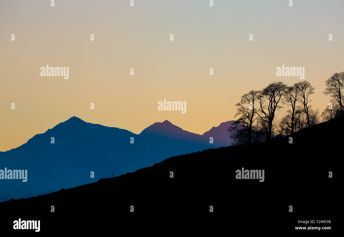 Snowdon horseshoe sunset hi-res stock photography and images - Alamy