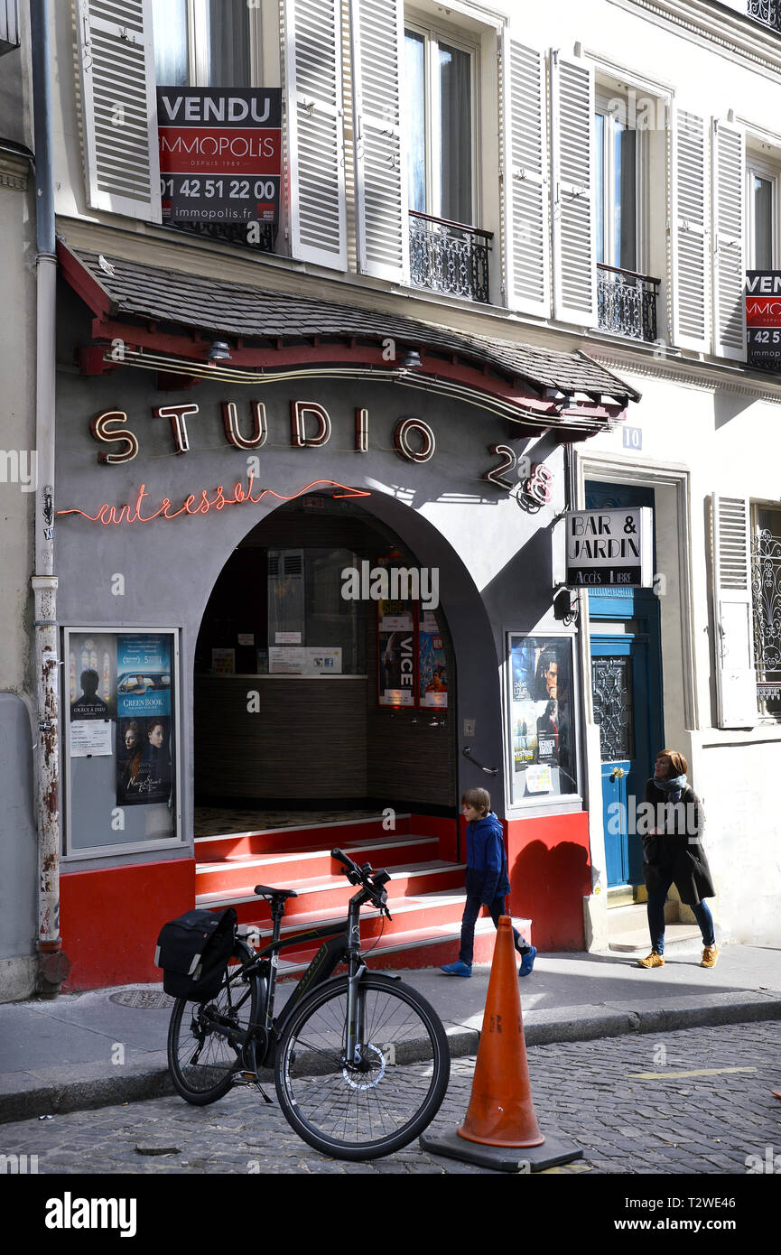 Studio 28 montmartre hi-res stock photography and images - Alamy