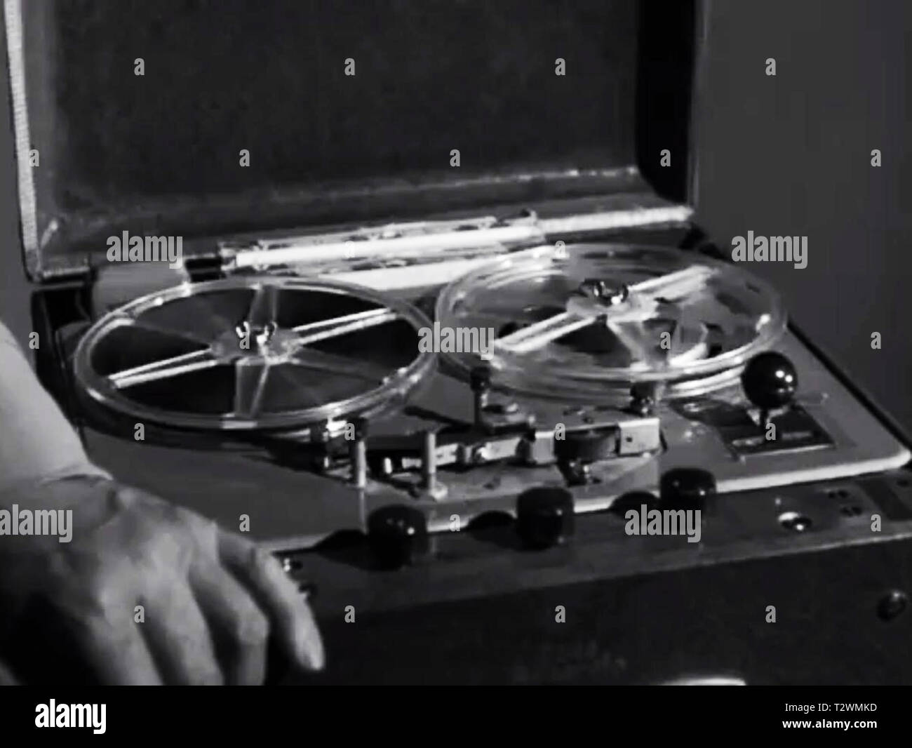 Reel to reel 1950s hi-res stock photography and images - Alamy