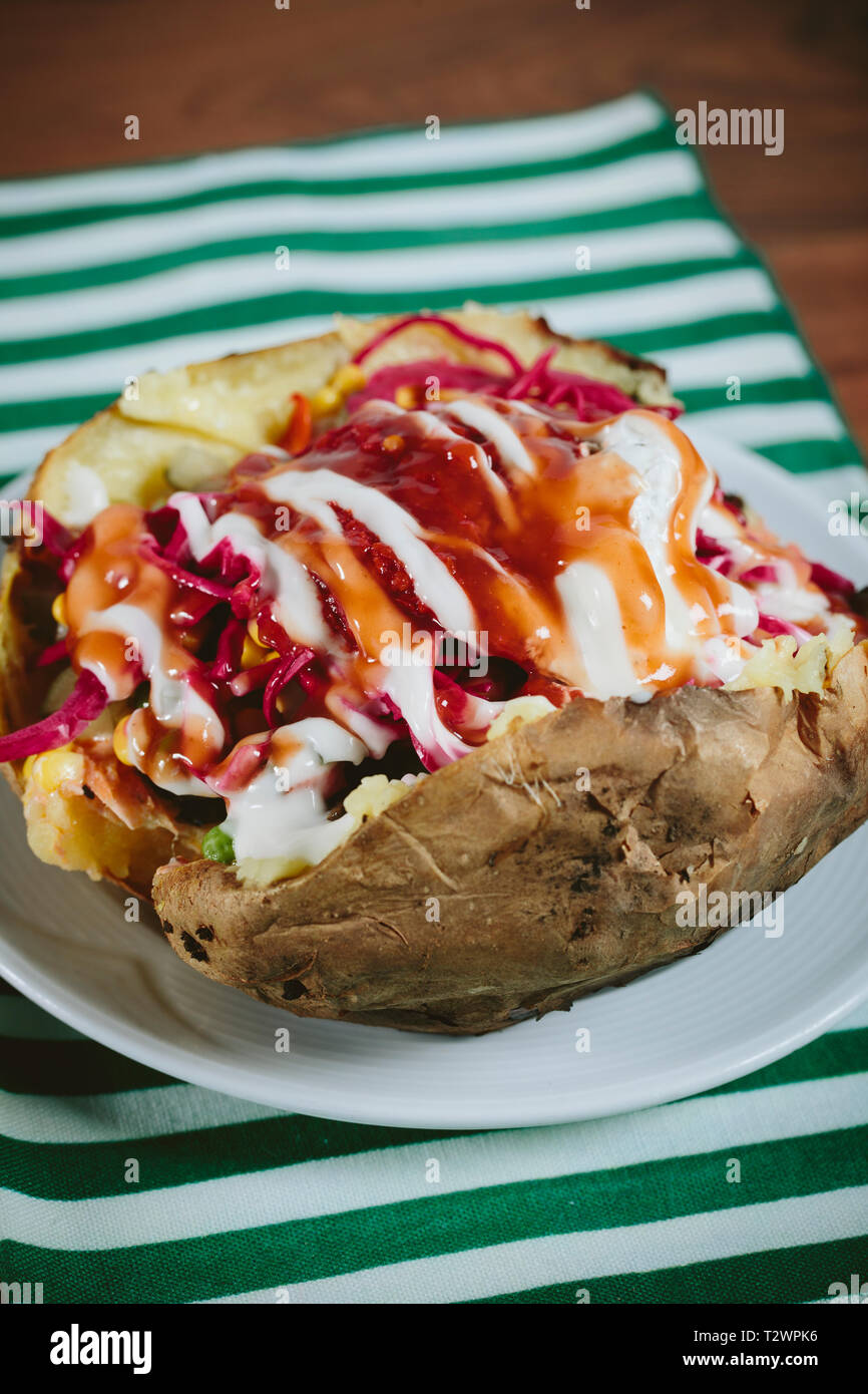 kumpir turkish food Stock Photo - Alamy