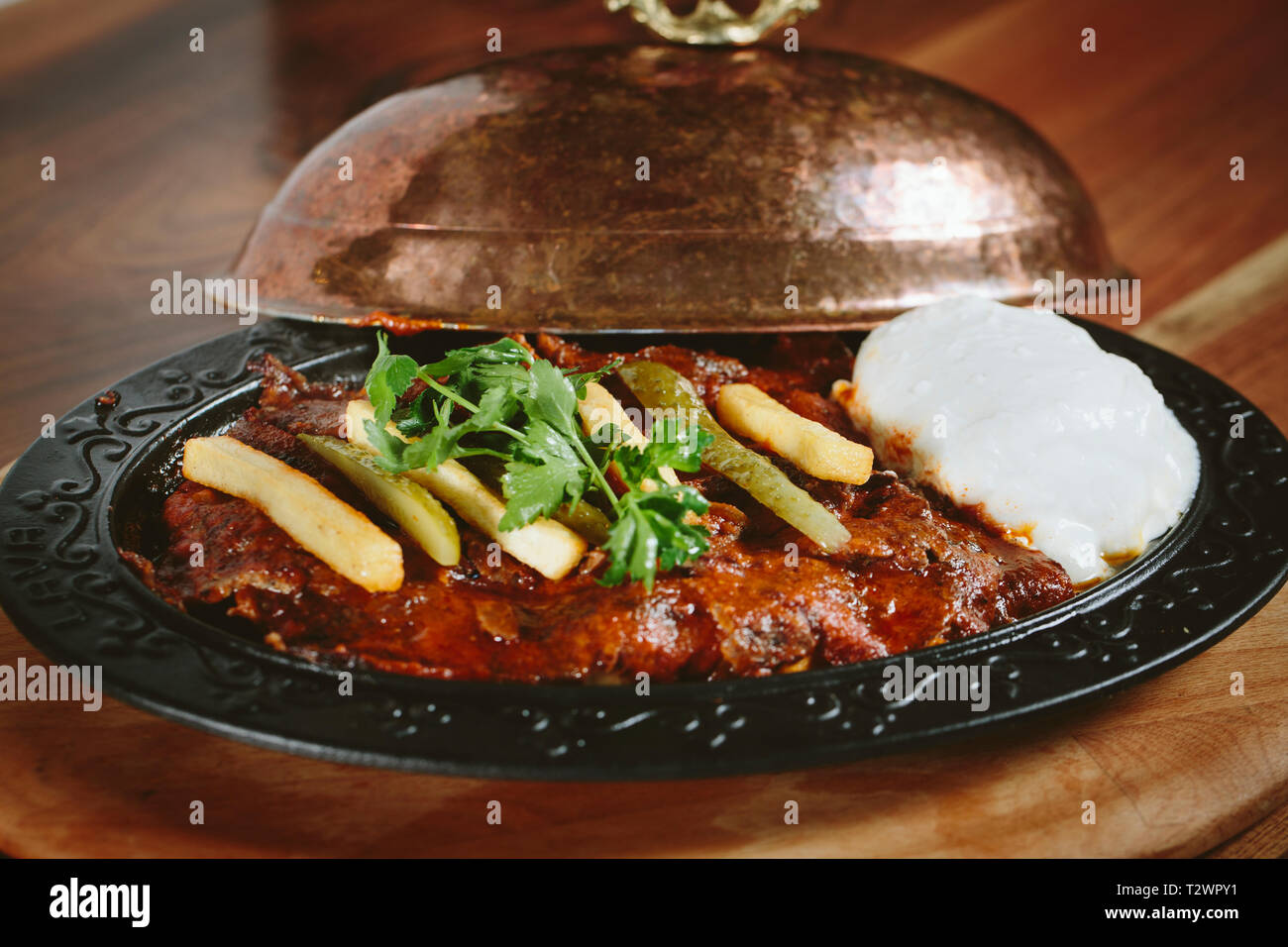 Sis kebap hi-res stock photography and images - Alamy