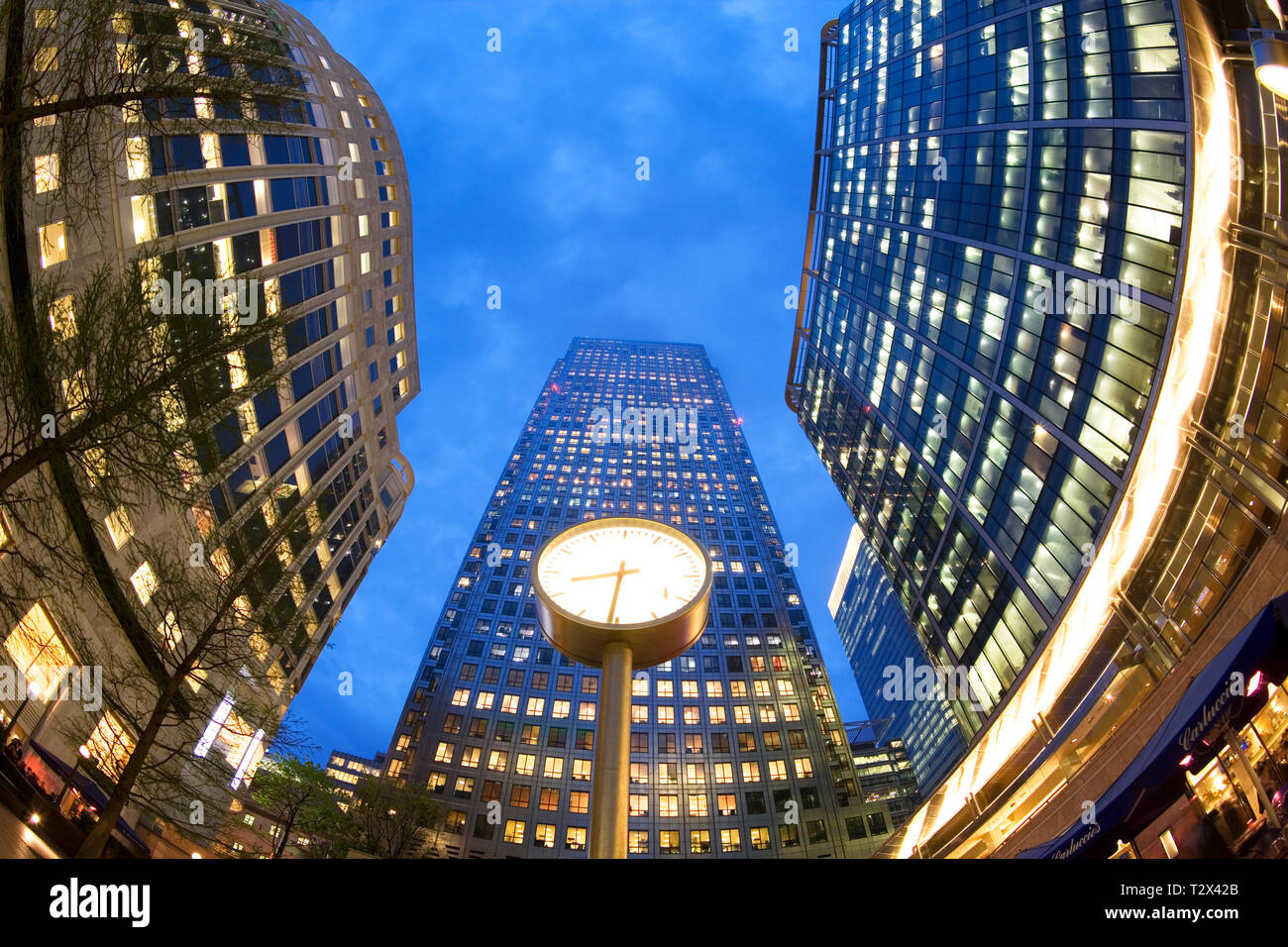Modern office blocks hi-res stock photography and images - Alamy