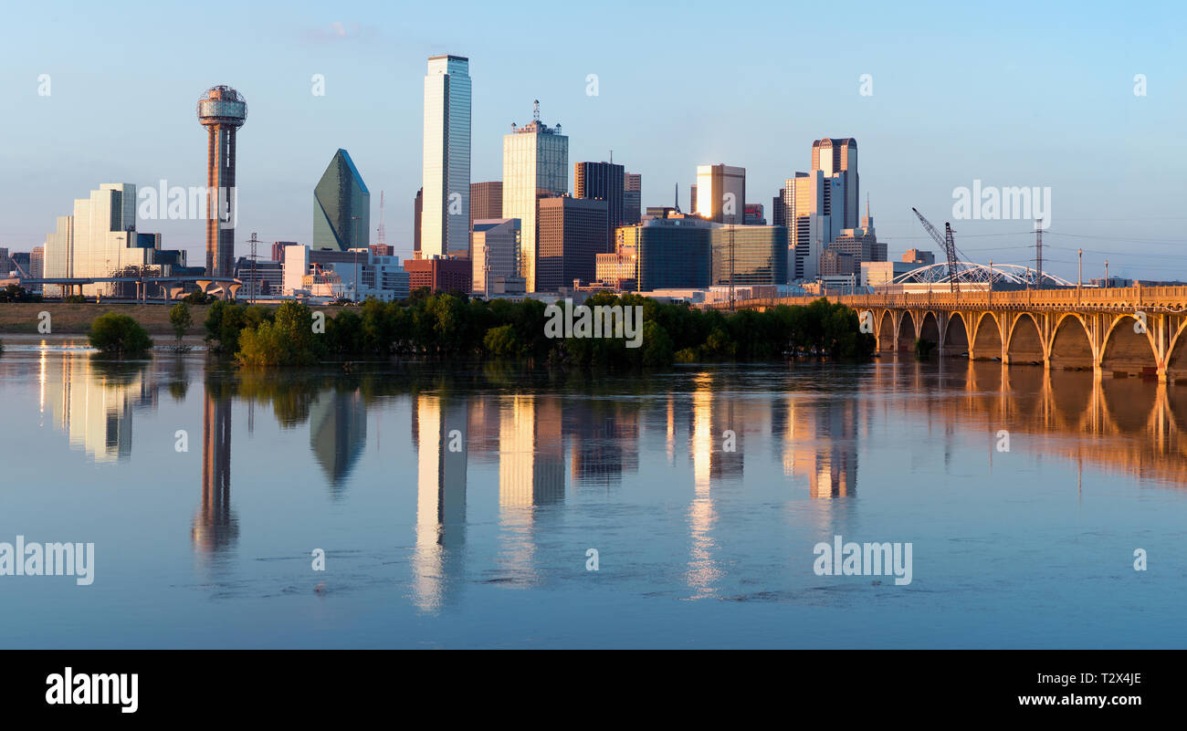 The Dallas Skyline and reflection Stock Photo - Alamy