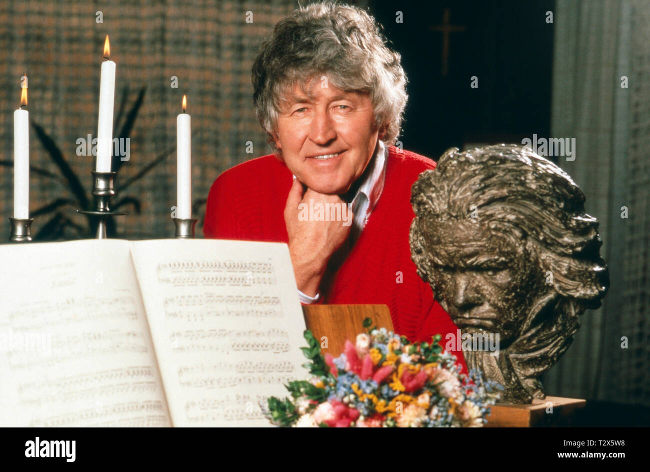 Der Chorleiter Gotthilf Fischer posiert für ein Foto ca. 1989. The ...