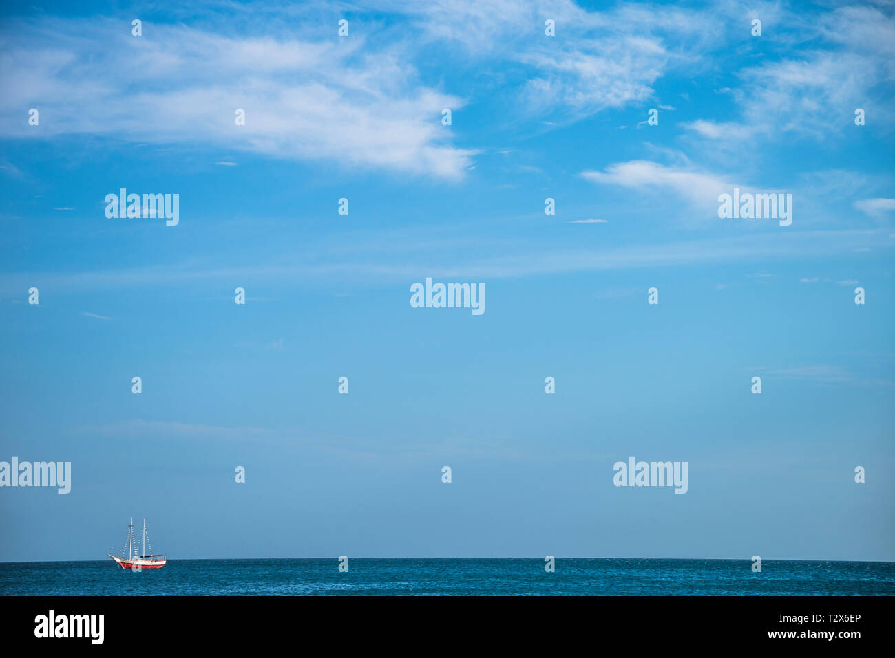 Small sail boat hi-res stock photography and images - Alamy