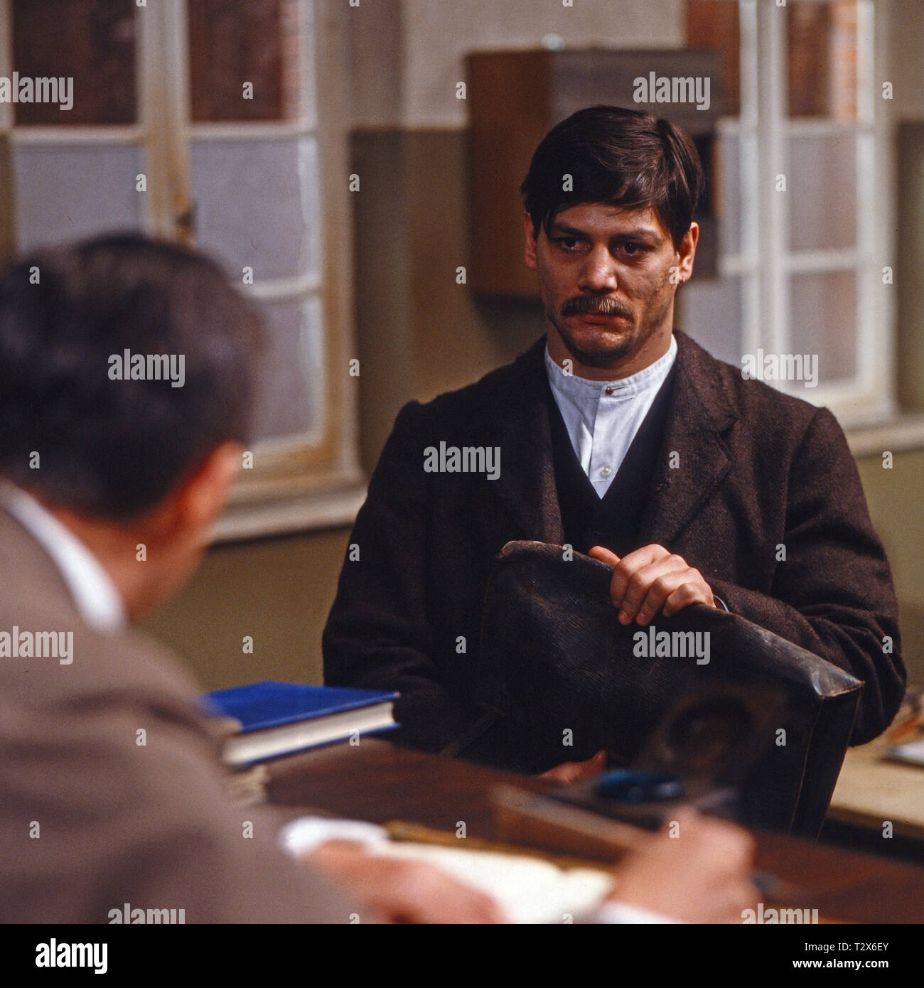 Rote Erde, Fernsehserie, Deutschland 1983, Folge: "Die Kandidaten ...