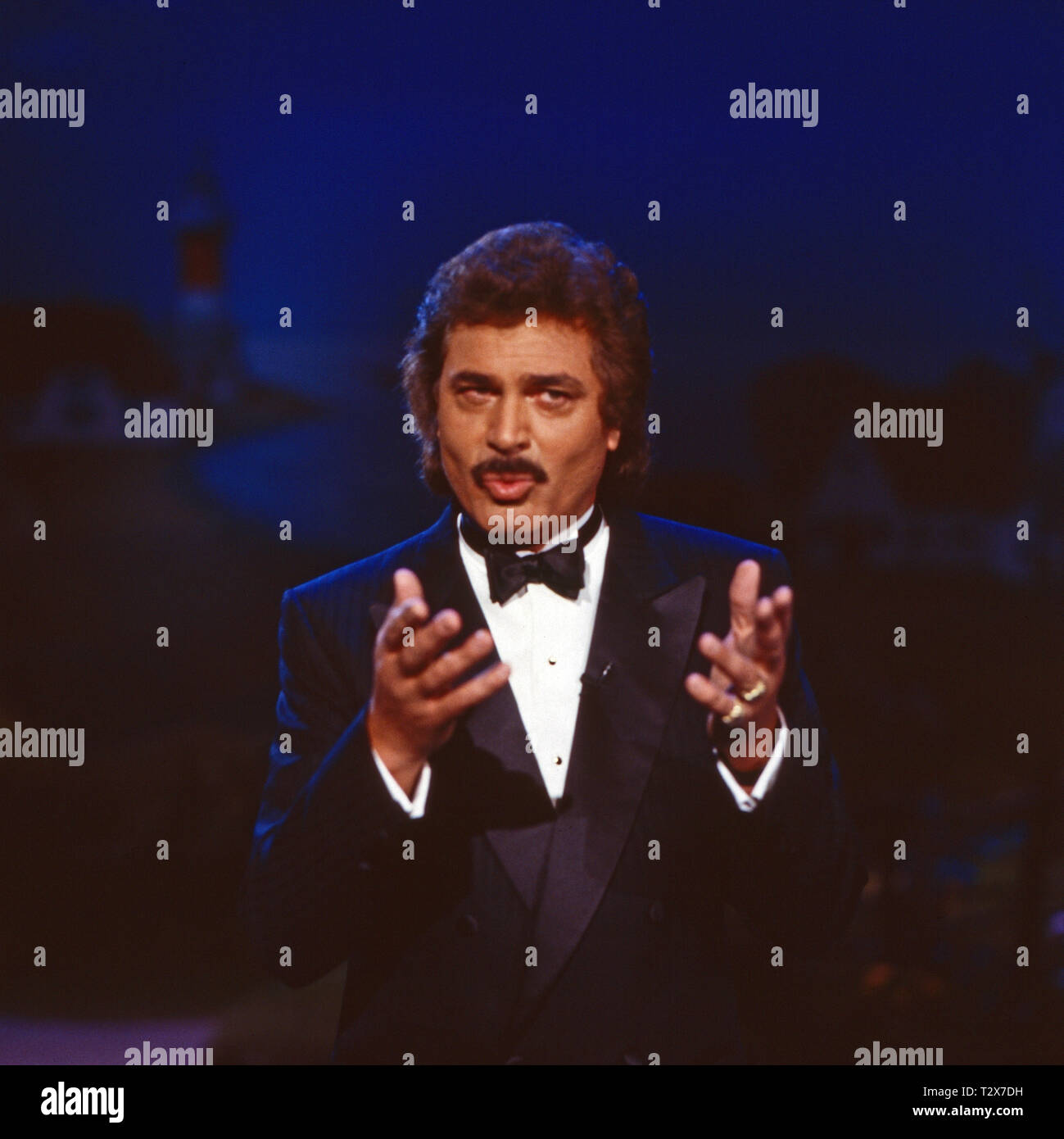 Engelbert Humperdinck Dorsey High Resolution Stock Photography and ...