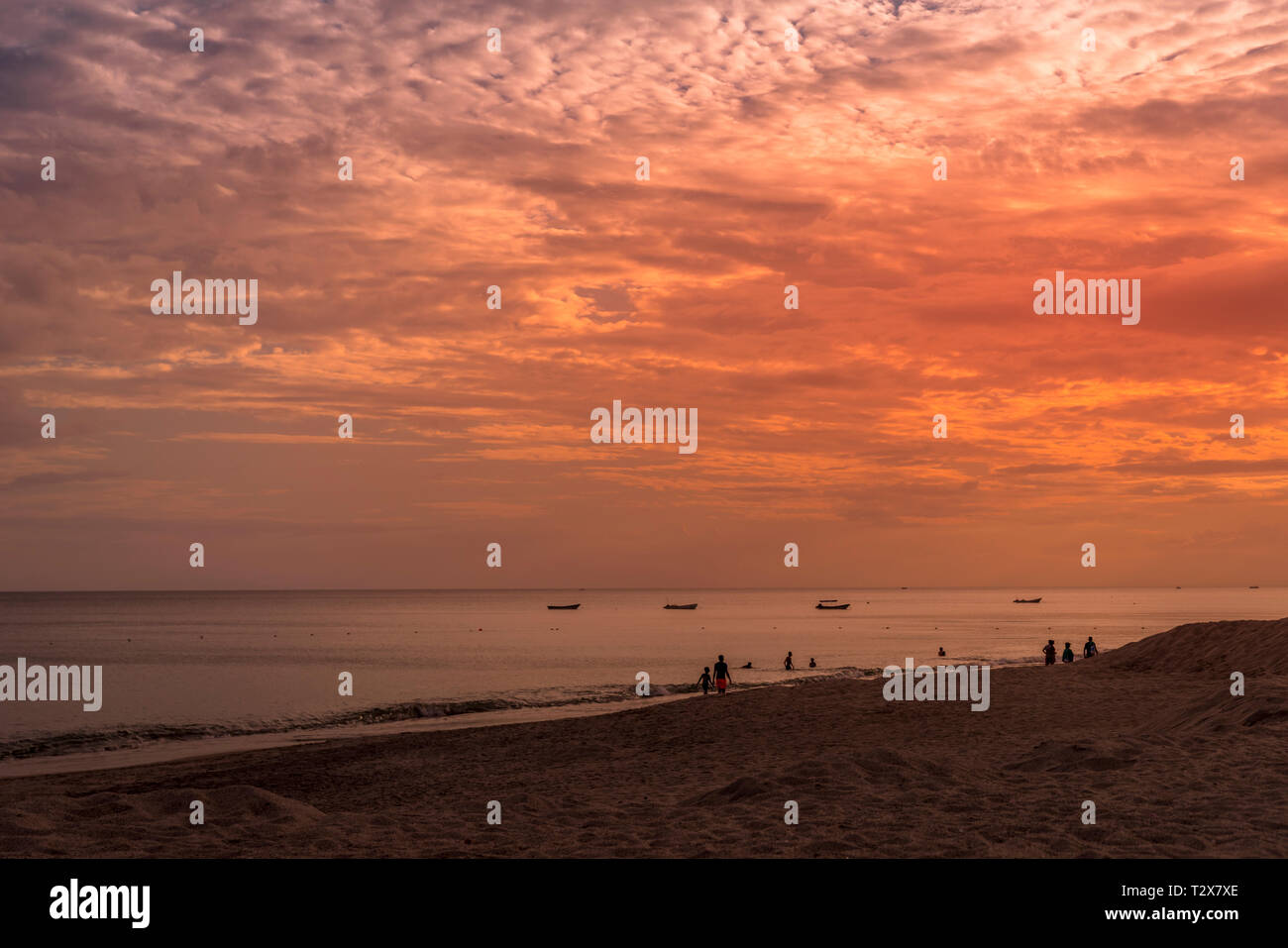 Romantic landscape paradise resort beach hi-res stock photography and ...