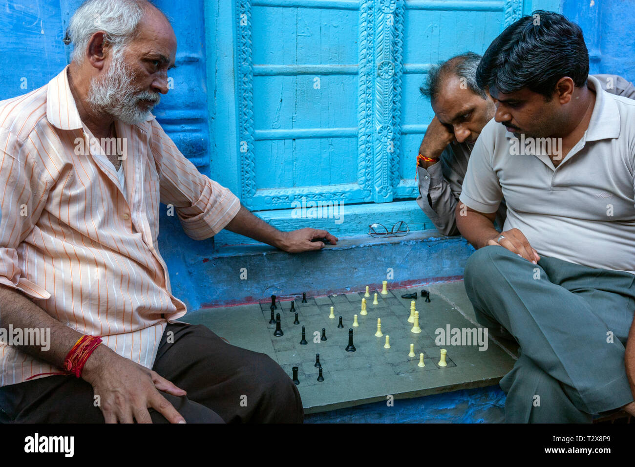 Indian locals playing chess hi-res stock photography and images - Alamy