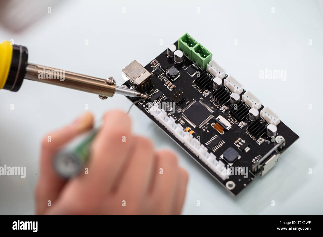 Lady working in welding hi-res stock photography and images - Alamy