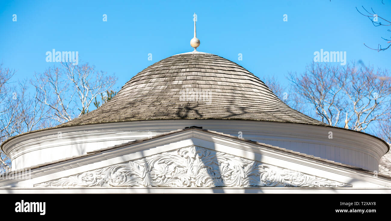 Pediment ornate hi-res stock photography and images - Alamy