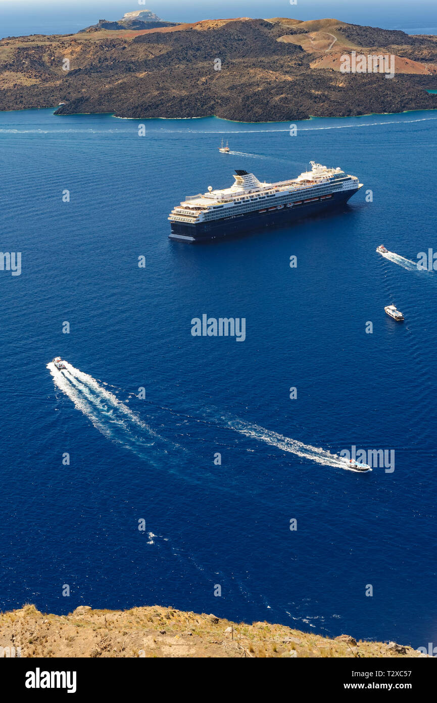 Santorini caldera boats hi-res stock photography and images - Alamy