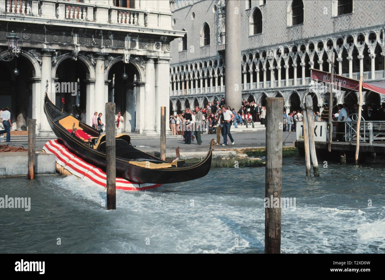 Moonraker Film Stills High Resolution Stock Photography and Images - Alamy