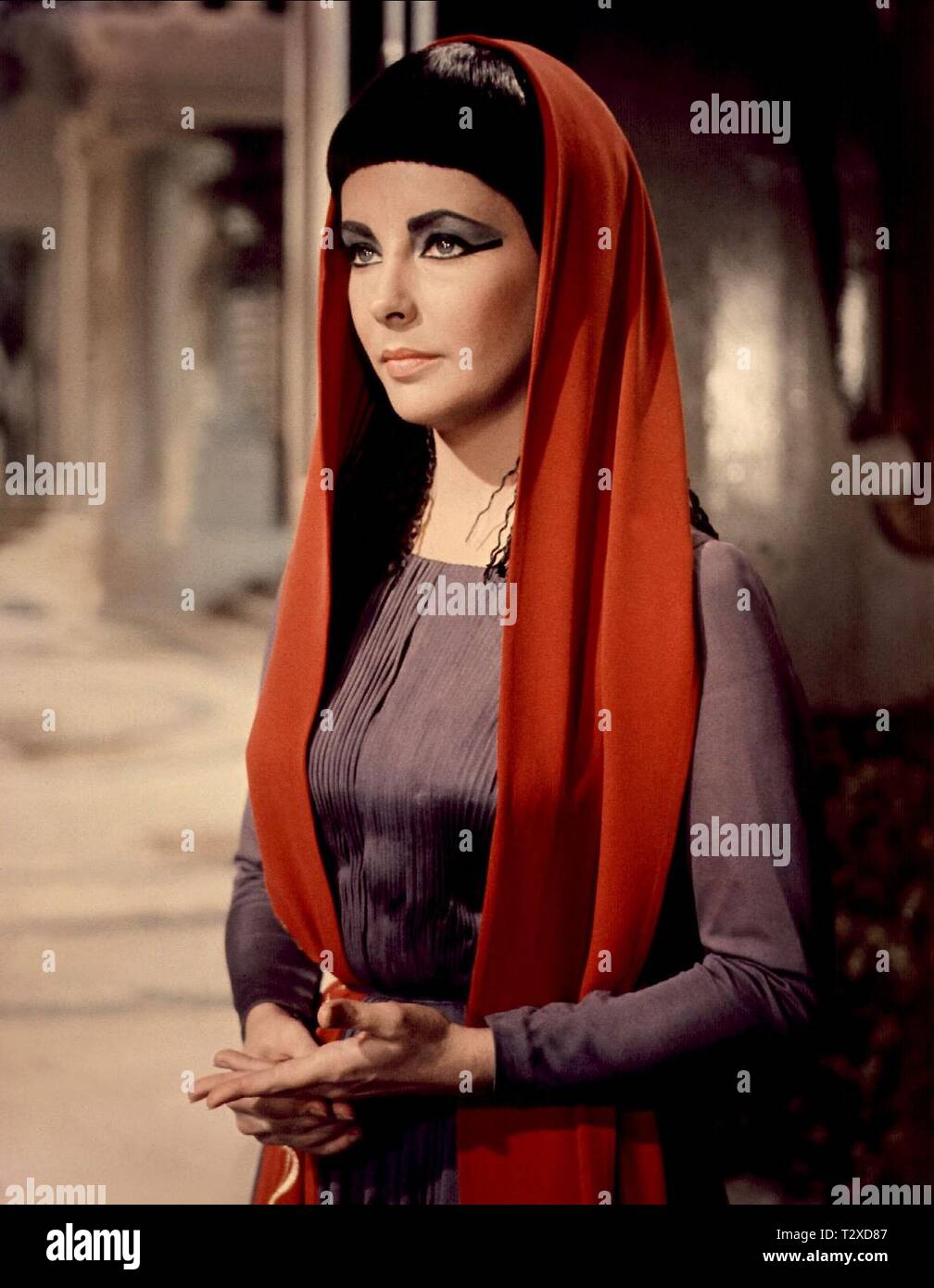 Elizabeth taylor cleopatra hi-res stock photography and images - Alamy