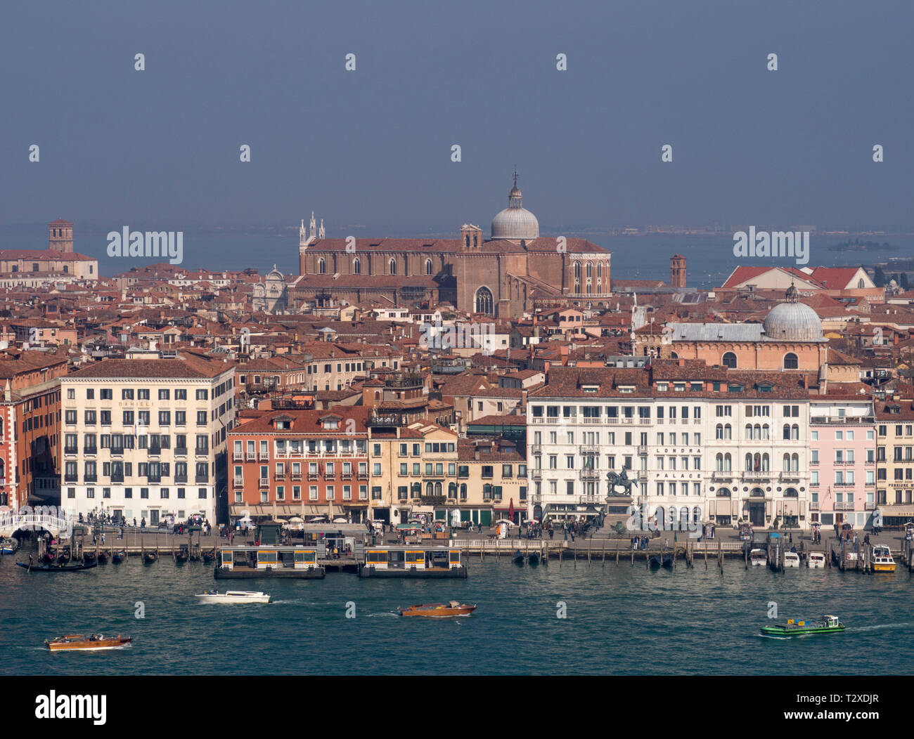 Castello di vigna hi-res stock photography and images - Alamy