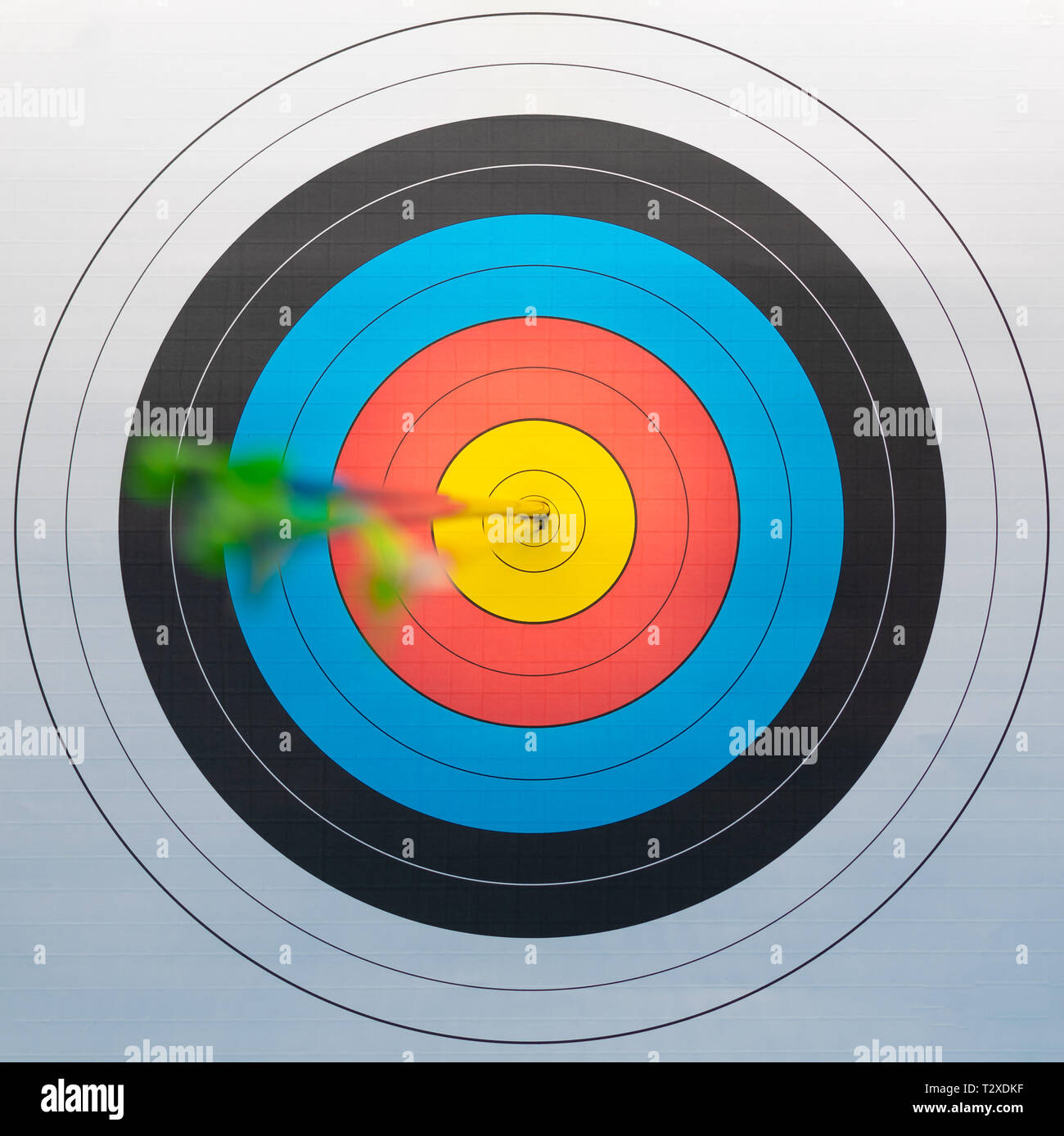 Shot with arrows hi-res stock photography and images - Alamy