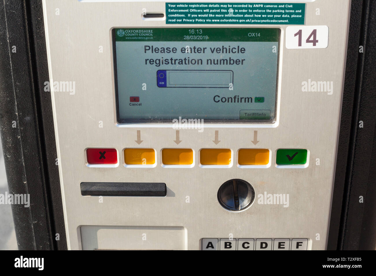 Detail of a modern pay-and-display parking meter in Oxford City Centre ...