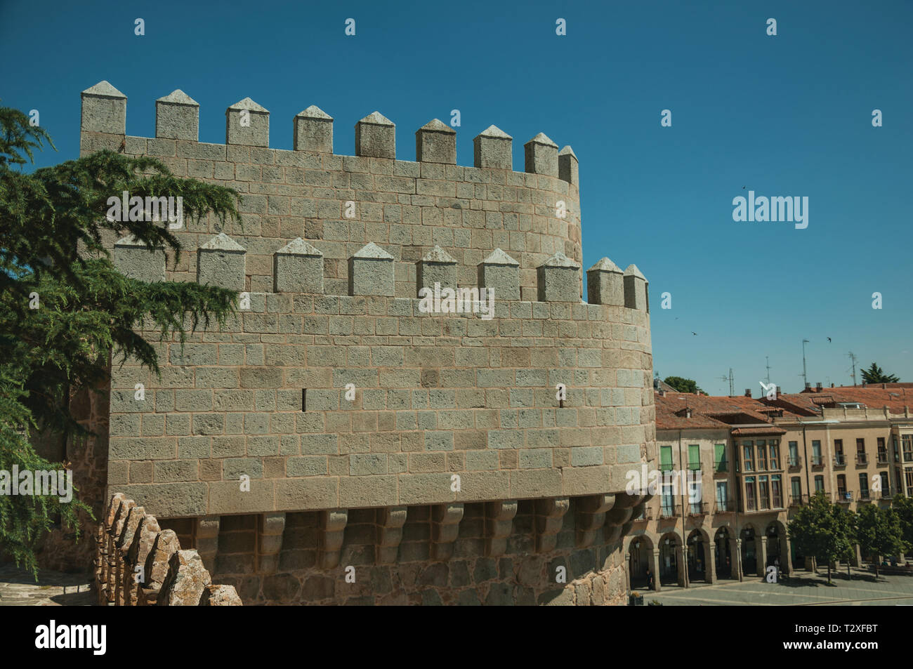City building rooftop parapet hi-res stock photography and images - Alamy