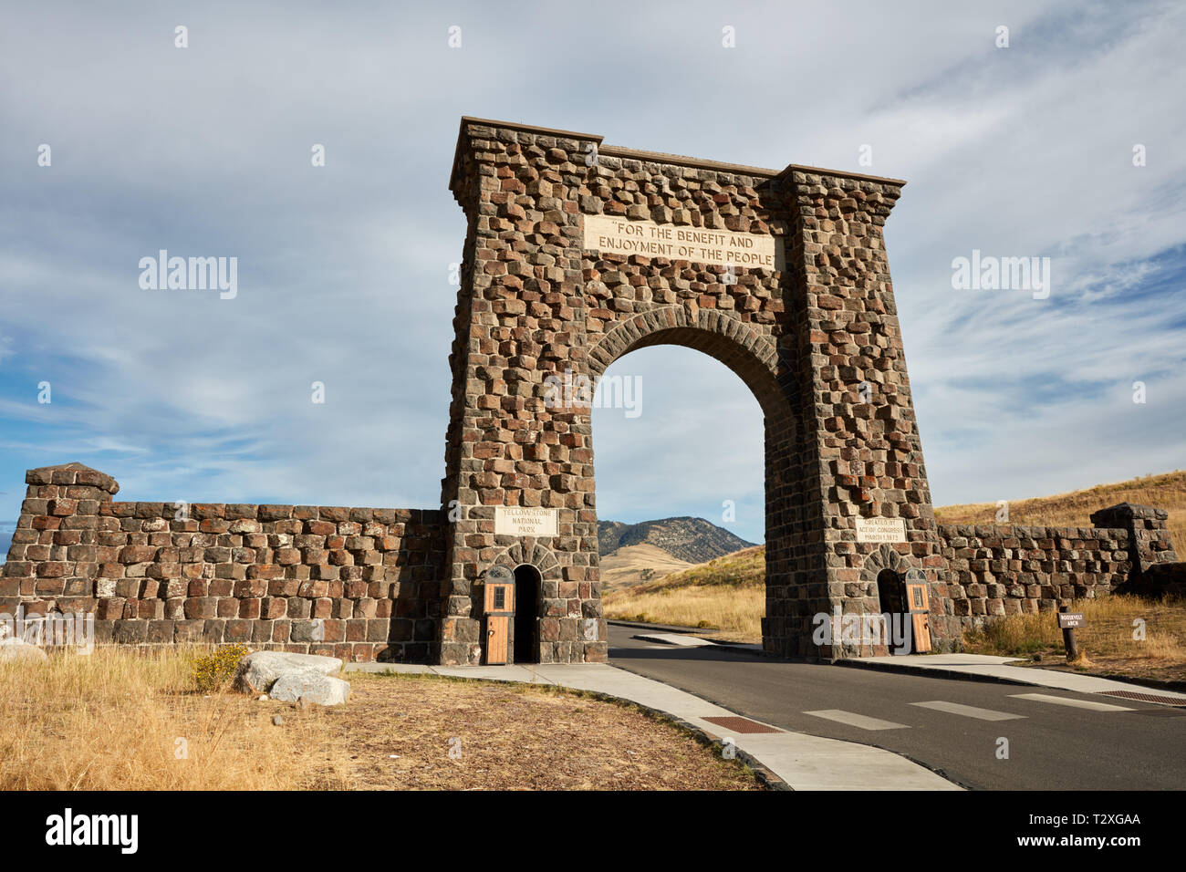 Stone arch at the north entrance to Yellowstone National Park Stock ...