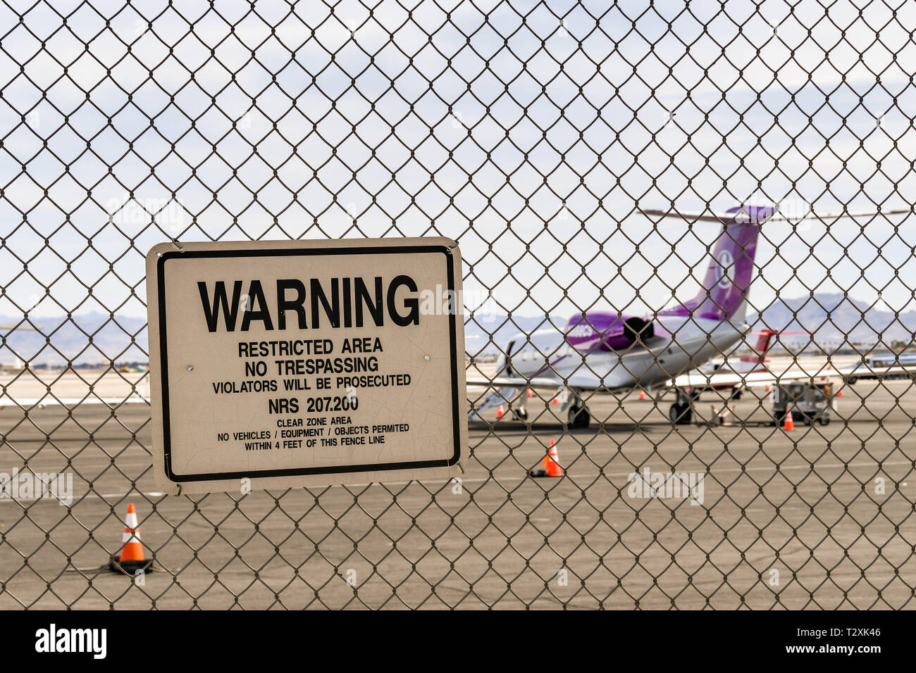 Airport warning signs hi-res stock photography and images - Alamy