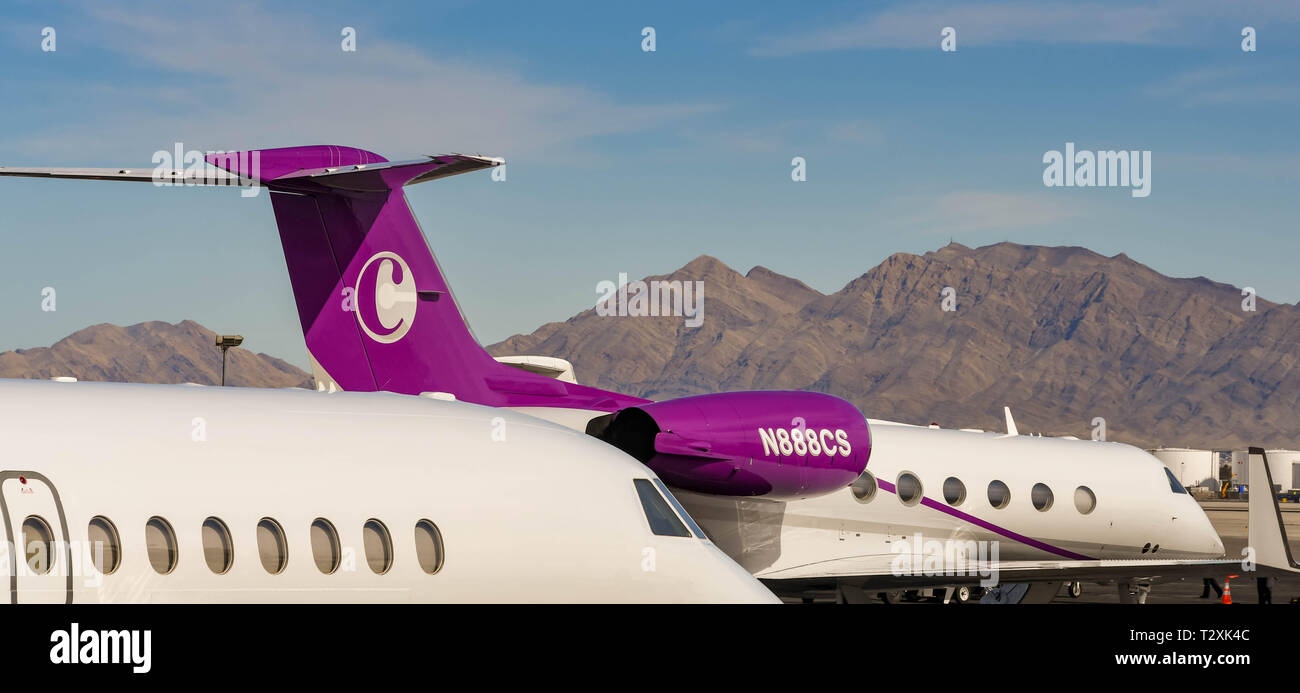 Private jets airport hi-res stock photography and images - Alamy