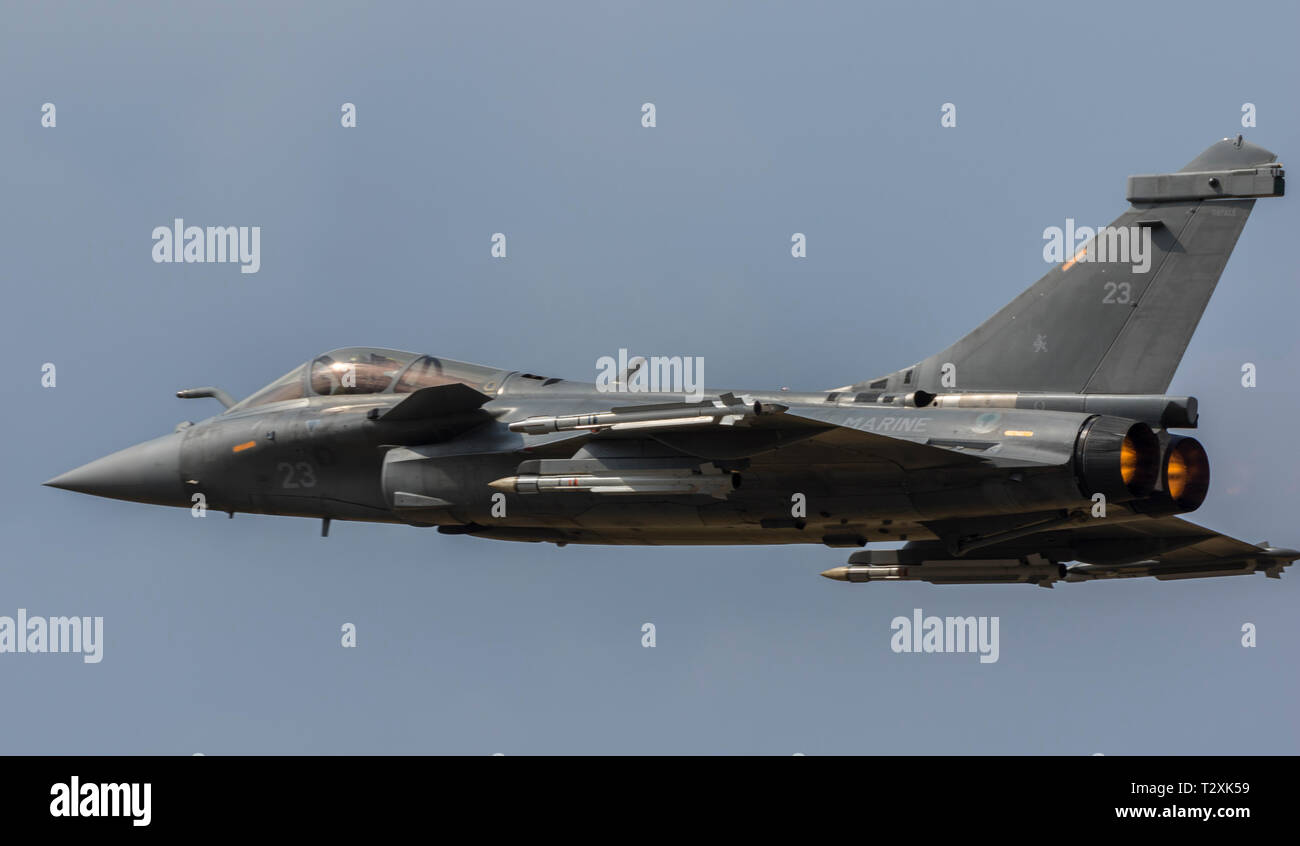 Aircraft military flying flying jets hi-res stock photography and ...