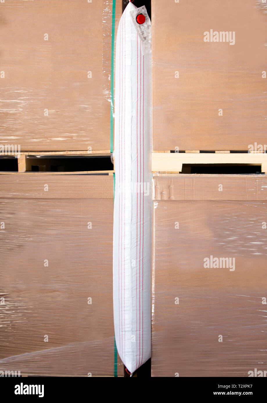 Translucent air packaging, protection of goods, plastic packaging Stock ...