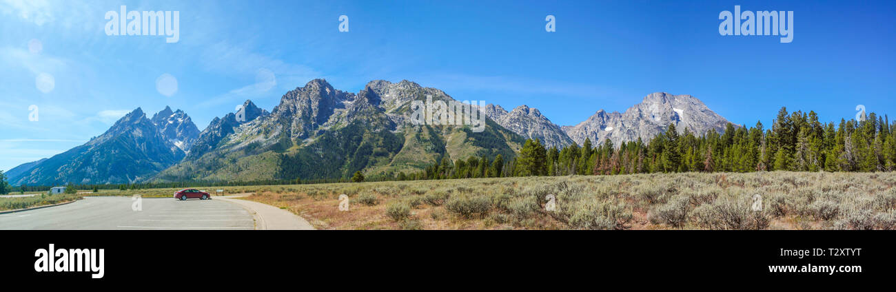 Yellowstone national park and geyser pools Stock Photo - Alamy