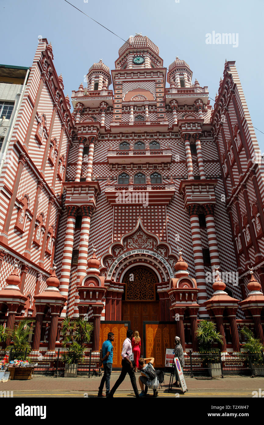 Jami Ul Alfar Mosque in Colombo's oldest district, Pettah, capital ...