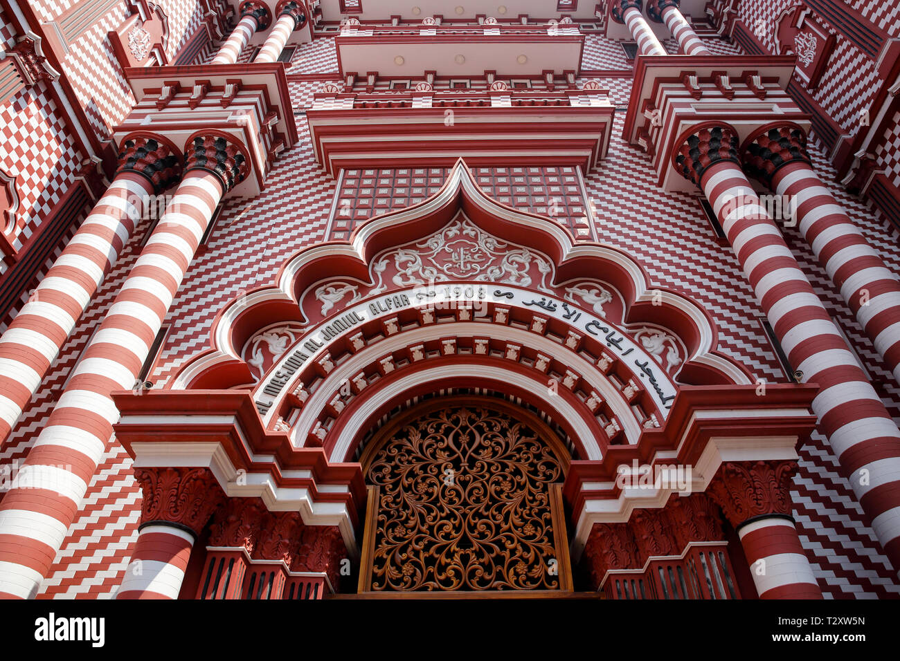 Jami Ul Alfar Mosque in Colombo's oldest district, Pettah, capital ...