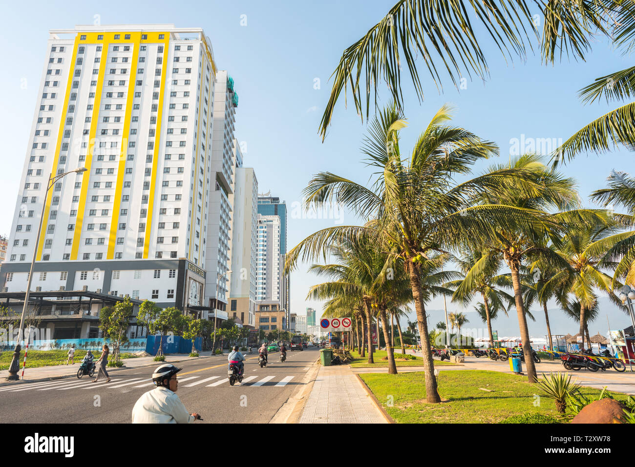 Da nang vietnam moped hi-res stock photography and images - Alamy