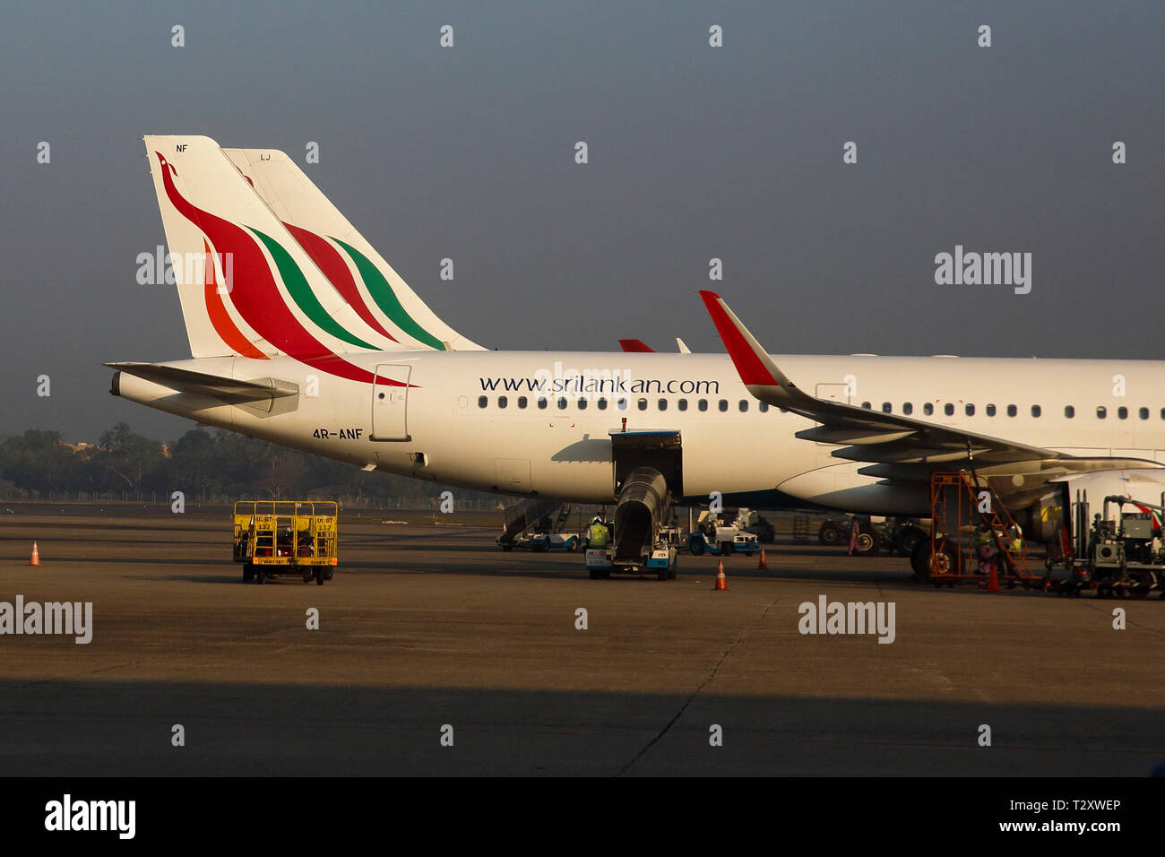 Colombo airport hi-res stock photography and images - Alamy