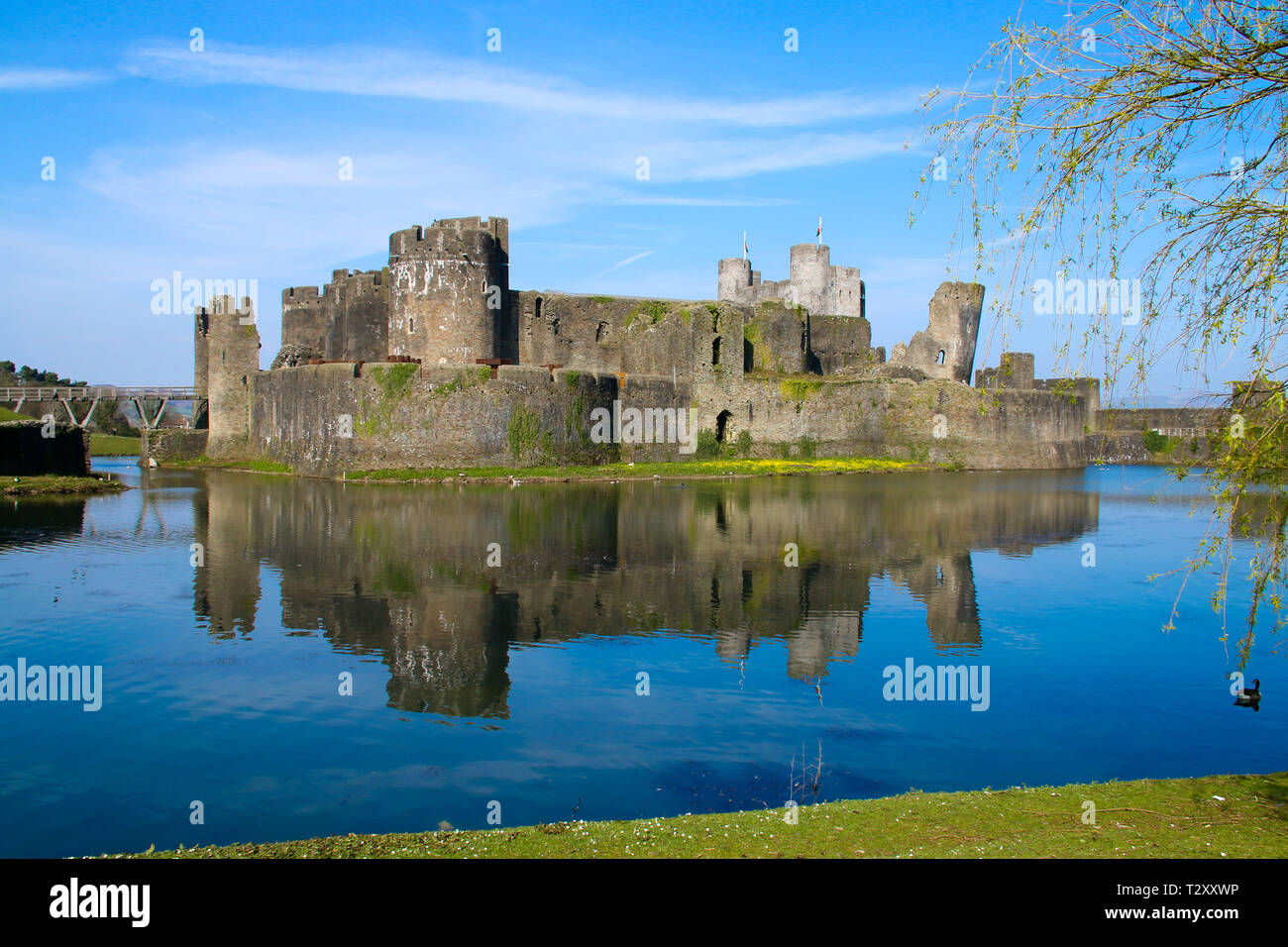 Caerphilly castle south wales hi-res stock photography and images - Alamy