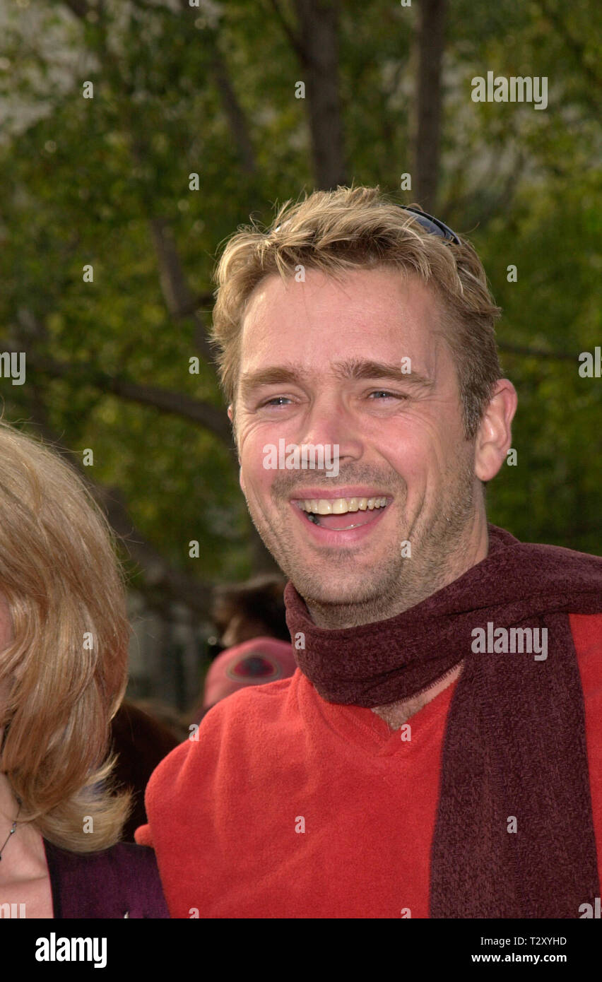 John schneider singer hi-res stock photography and images - Alamy