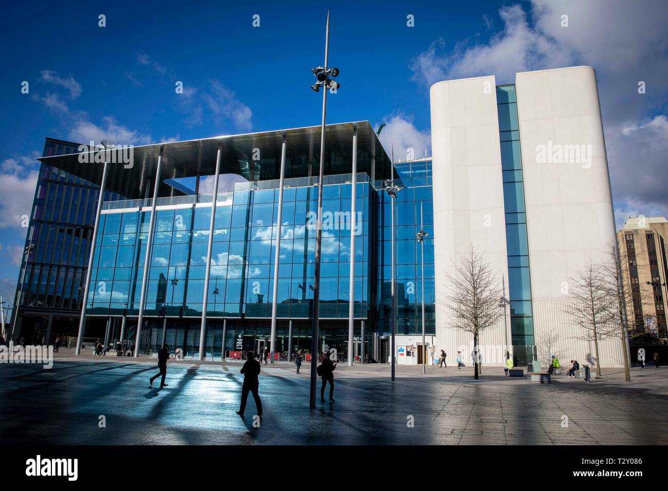 Bbc cardiff headquarters hi-res stock photography and images - Alamy