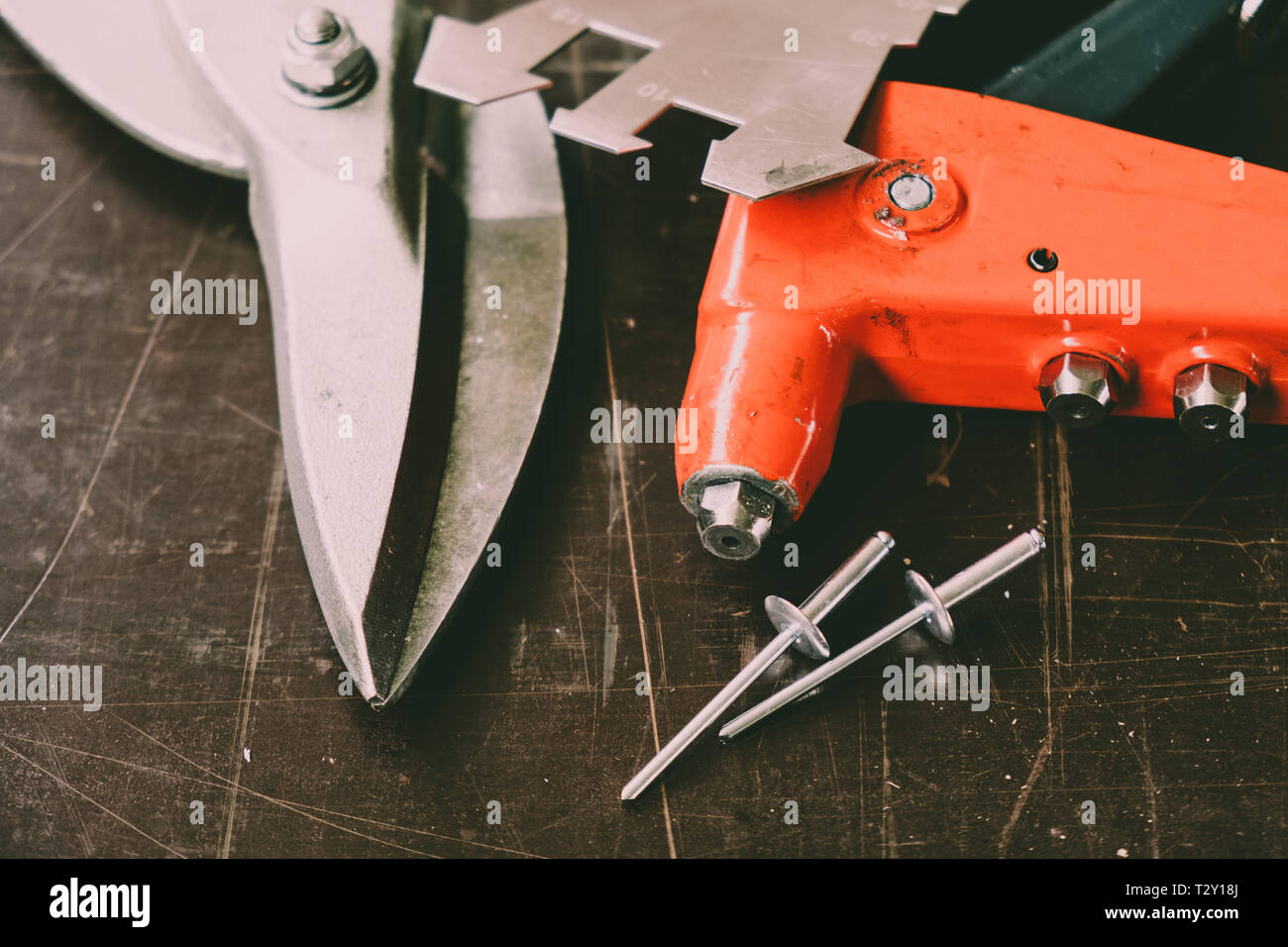 Hand shears sheet metal hi-res stock photography and images - Alamy