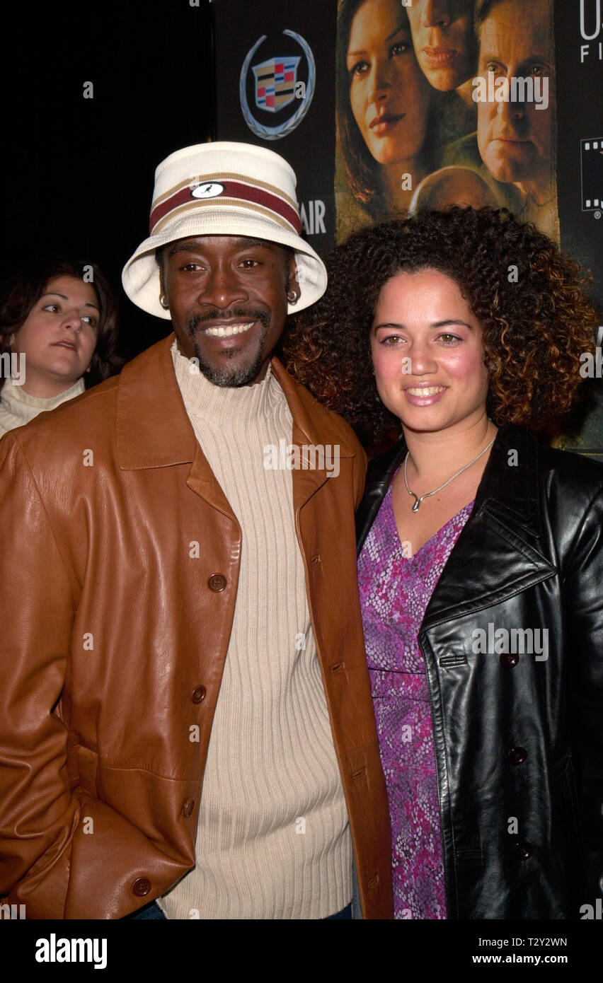 LOS ANGELES, CA. December 14, 2000: Actor DON CHEADLE & wife at the Los ...