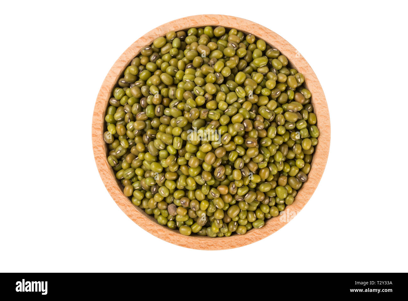 Mung or Mungo bean in wooden bowl isolated on white background ...